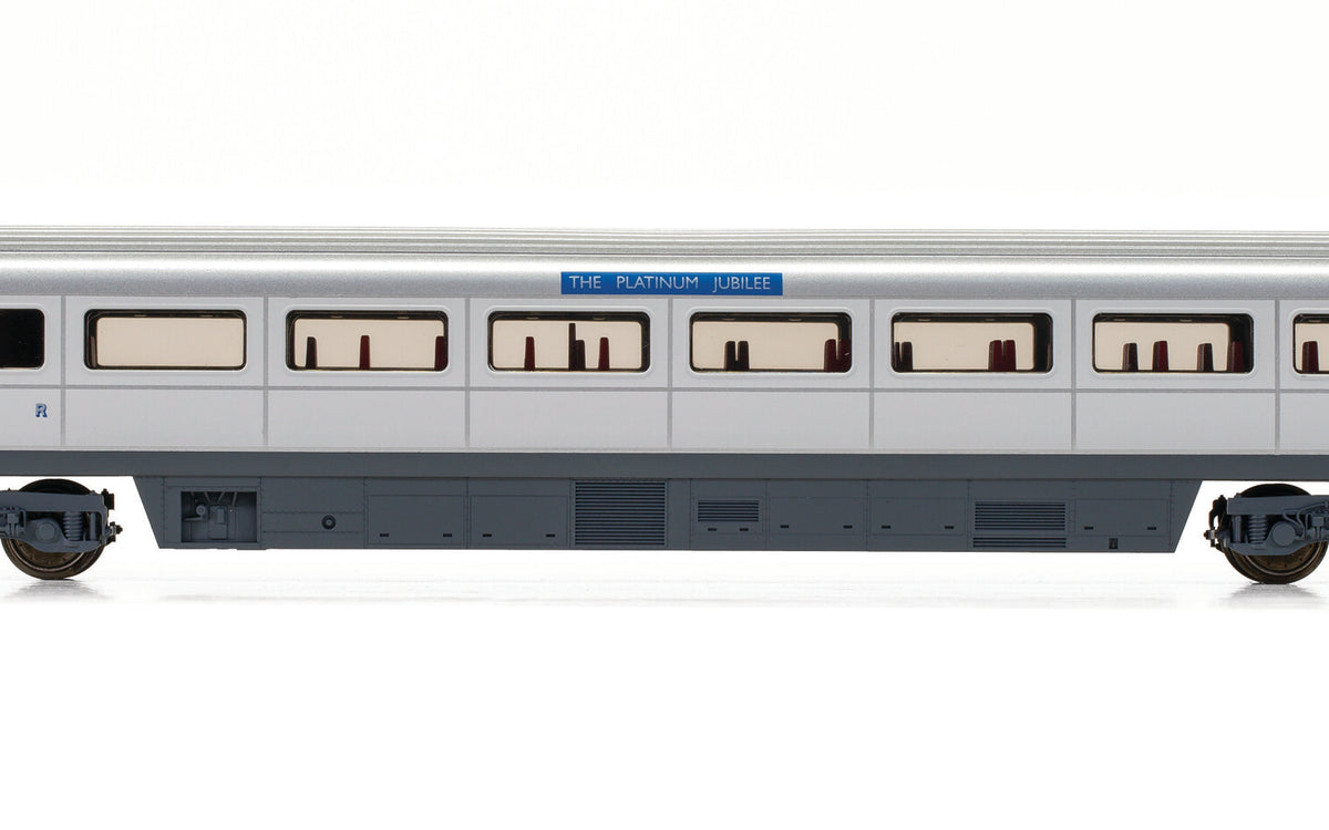 Hornby OO Gauge R30215 HM Queen Elizabeth II Platinum Jubilee HST Trai ...