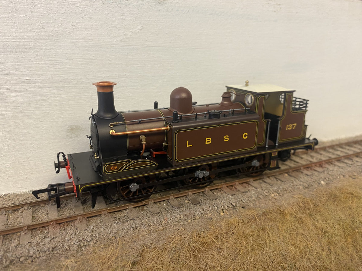 OO Gauge Rapido Trains UK 936006 E1 No.137 LBSCR Marsh Umber – Tony's ...